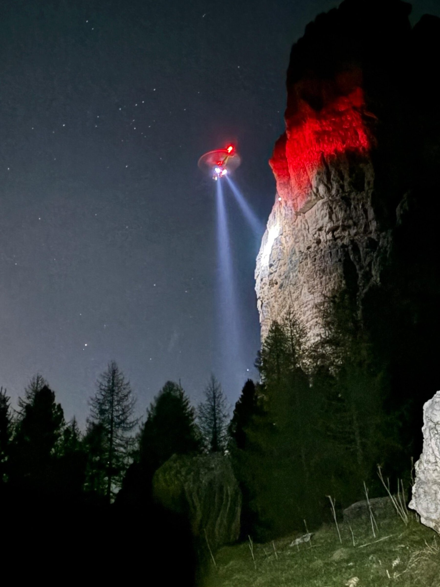 Nuestras historias | Un histórico rescate de montaña con NVG marca un ...